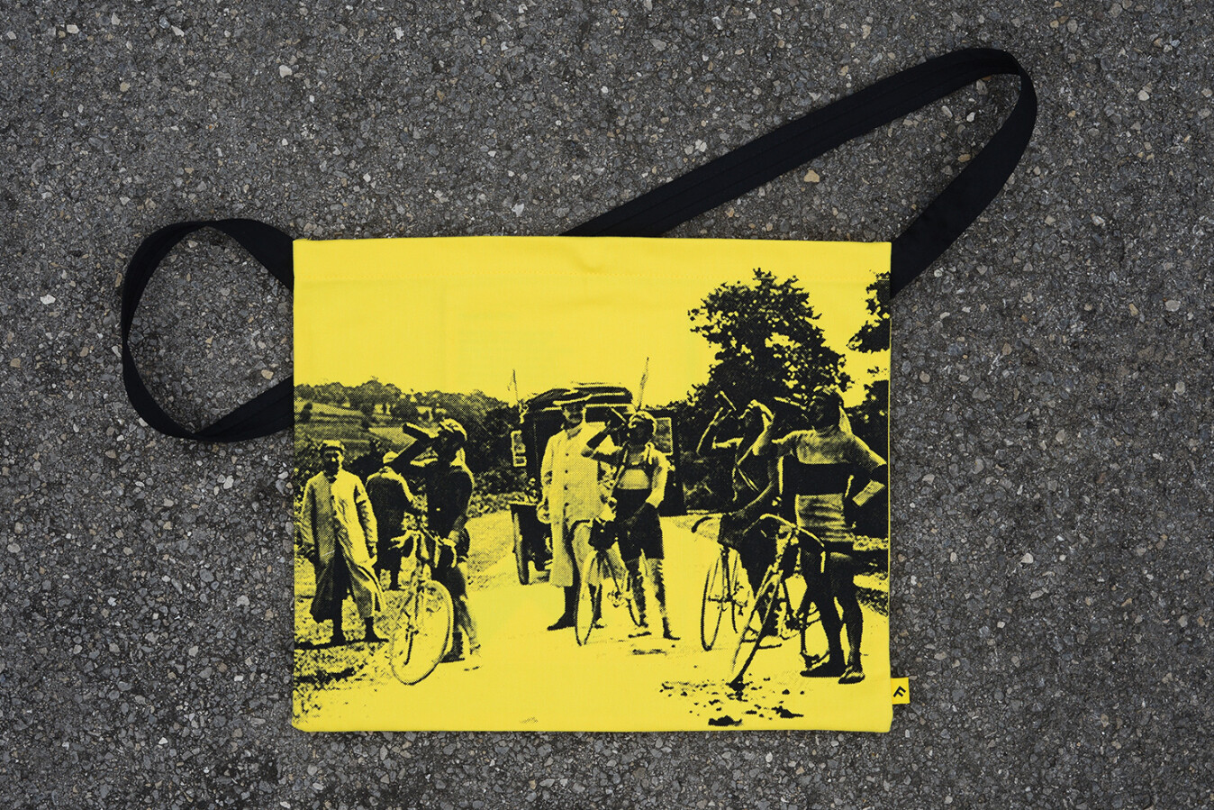 Musette Cycling Luxury Designer Canvas Tote Bag > Progress Packaging