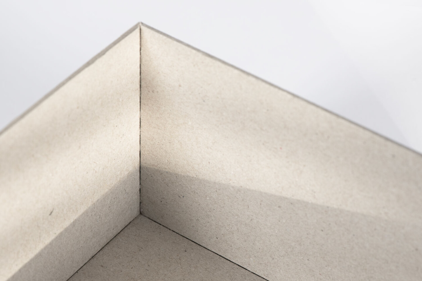 Luxury rigid boxes, sharp edge packaging – V-Form by Progress